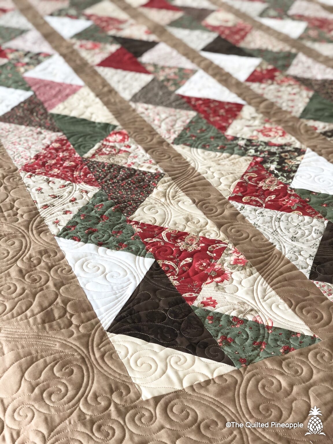 The Quilted Pineapple – Happy Quilting!
